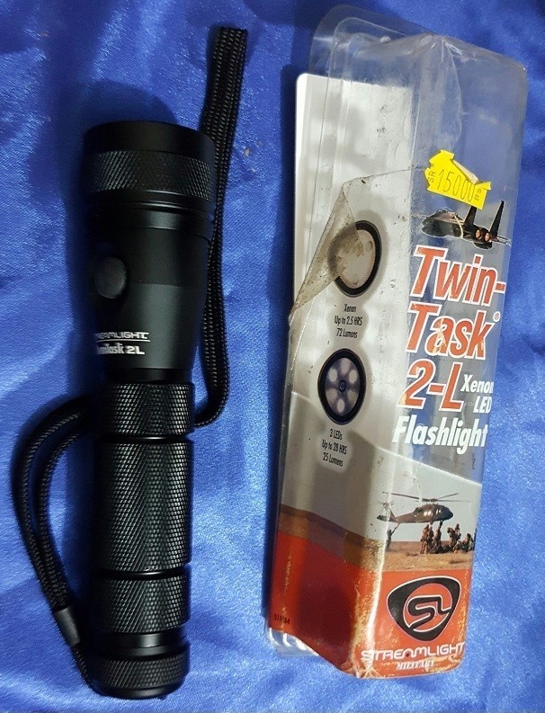 Surefire 2L Twin Task Flashlight